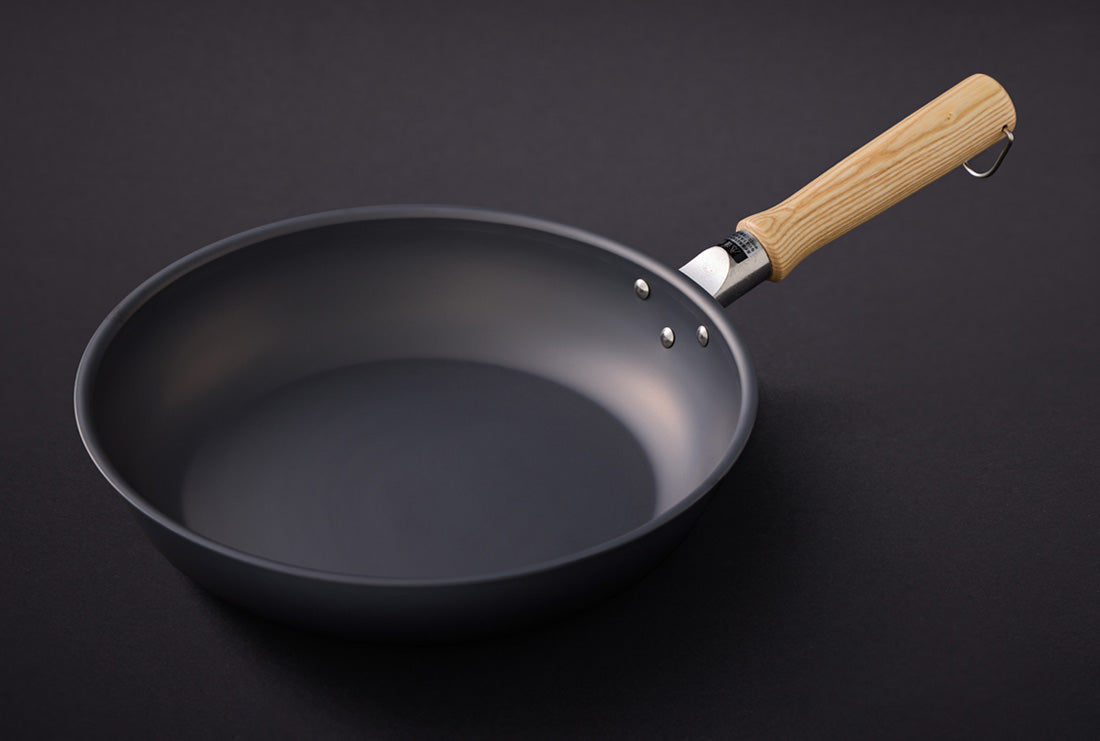 Nitride Iron Fry Pan 26cm – Chef's Armoury